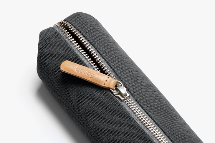 Pencil Case: 가죽 또는 패브릭 Pen Pouch & Dopp Kitt | Bellroy